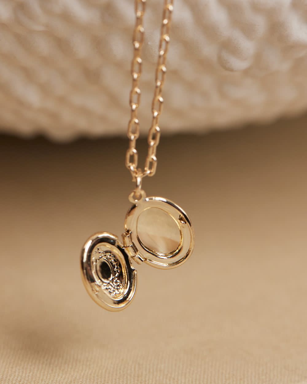 Mid-Length Chain with Locket Pendant | RW&CO.