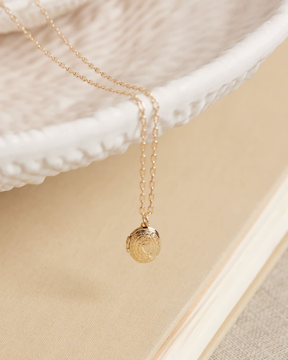 Mid-Length Chain with Locket Pendant | RW&CO.
