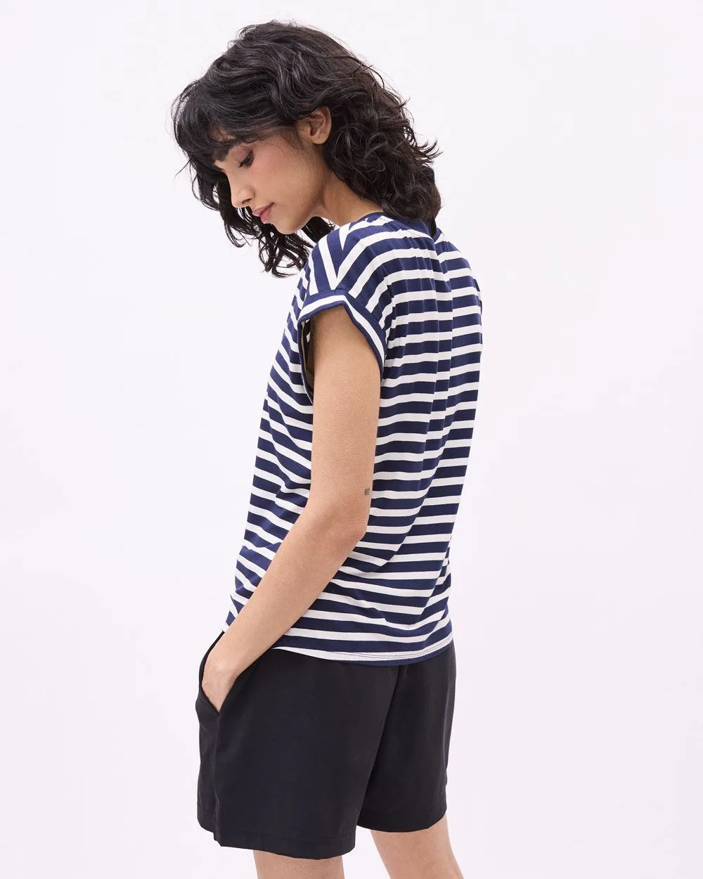 Relaxed-Fit Extended-Sleeve V-Neck Tee | RW&CO.